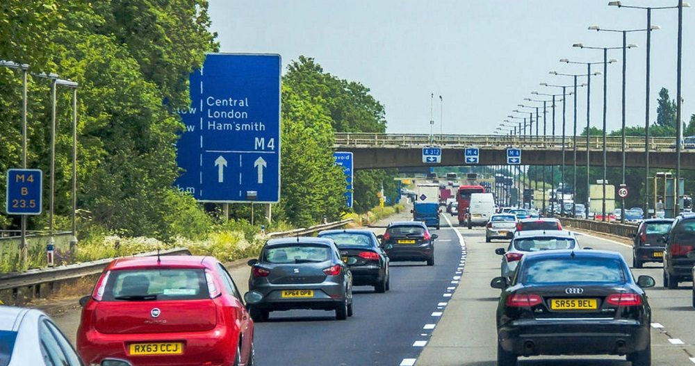 Obscured road signs: what to do and how to reduce risk - FleetPoint